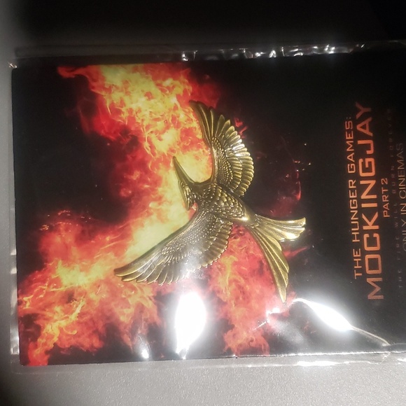 Lions Gate Entertainment Inc. | Jewelry | The Hunger Games Mockingjay ...